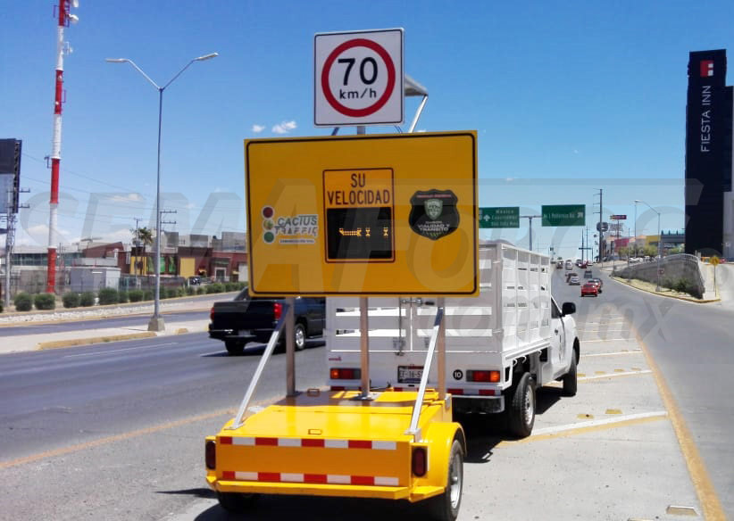 Radar de velocidad tipo Remolque – SEMAFOROS.COM.MX